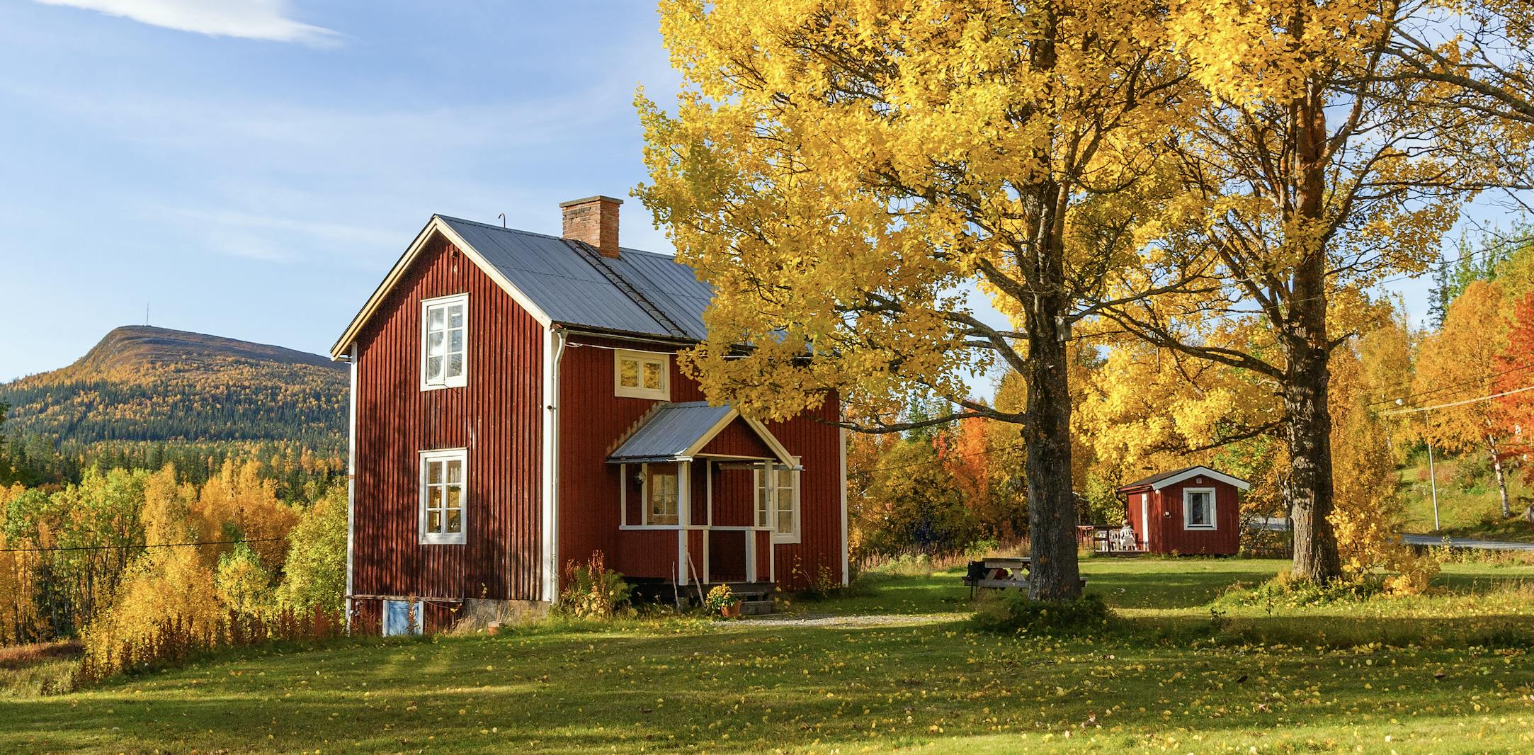 Fall Home Maintenance Tips: From Raking Leaves to Mitigating Frost Heaves